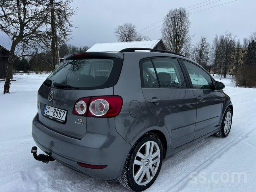 Grey Volkswagen Golf Plus 2012 in Gulbene, with an engine capacity of 1.60 L and mileage of 287 thousand km for 3950 €, photo 6 on AUTOMOTO.COM.LV