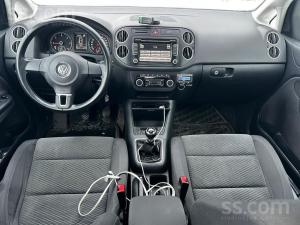 Grey Volkswagen Golf Plus 2012 in Gulbene, with an engine capacity of 1.60 L and mileage of 287 thousand km for 3950 €, photo 13 on AUTOMOTO.COM.LV