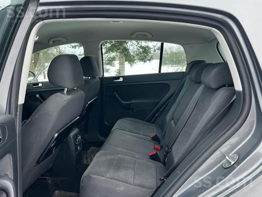 Grey Volkswagen Golf Plus 2012 in Gulbene, with an engine capacity of 1.60 L and mileage of 287 thousand km for 3950 €, photo 15 on AUTOMOTO.COM.LV