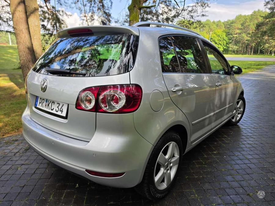 Pelēks Volkswagen Golf Plus 2012 Prienai, ar dzinēja tilpumu 1.60 L un nobraukumu 289 tūkst. km par 5399 €, foto 5 vietnē AUTOMOTO.COM.LV
