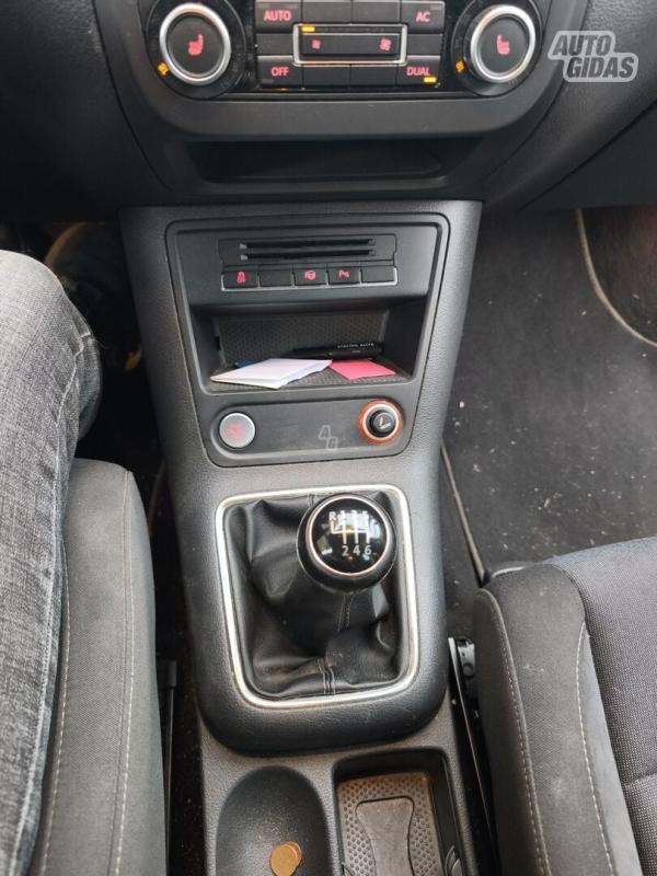 Pelēks Volkswagen Golf Plus 2012 Marijampole, ar dzinēja tilpumu 1.40 L un nobraukumu 162 tūkst. km par 5000 €, foto 7 vietnē AUTOMOTO.COM.LV