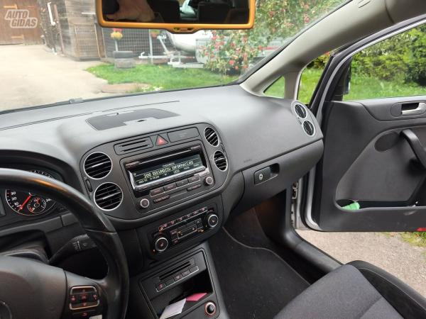 Pelēks Volkswagen Golf Plus 2012 Marijampole, ar dzinēja tilpumu 1.40 L un nobraukumu 162 tūkst. km par 5000 €, foto 10 vietnē AUTOMOTO.COM.LV