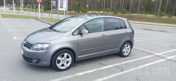 Pelēks Volkswagen Golf Plus 2012 Rīga, ar dzinēja tilpumu 1.60 L un nobraukumu 280 tūkst. km par 6500 €, foto 1 vietnē AUTOMOTO.COM.LV