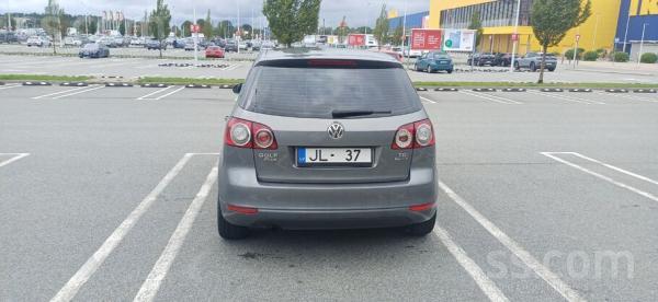 Pelēks Volkswagen Golf Plus 2012 Rīga, ar dzinēja tilpumu 1.60 L un nobraukumu 280 tūkst. km par 6500 €, foto 5 vietnē AUTOMOTO.COM.LV