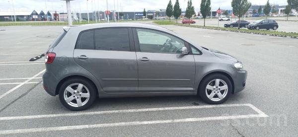 Pelēks Volkswagen Golf Plus 2012 Rīga, ar dzinēja tilpumu 1.60 L un nobraukumu 280 tūkst. km par 6500 €, foto 7 vietnē AUTOMOTO.COM.LV