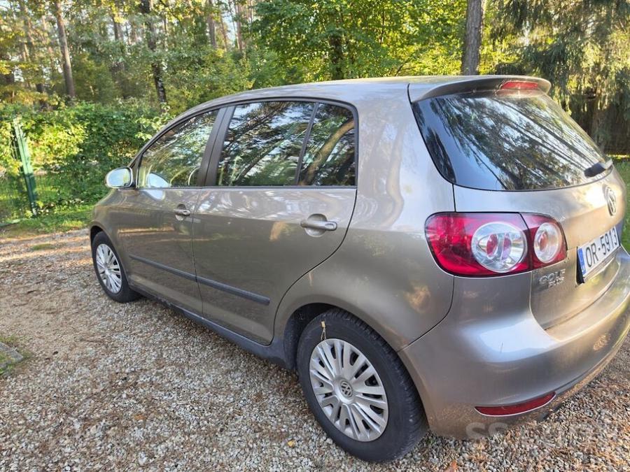 Grey Volkswagen Golf Plus 2012 in Riga, with an engine capacity of 1.40 L and mileage of 261 thousand km for 2600 €, photo 3 on AUTOMOTO.COM.LV