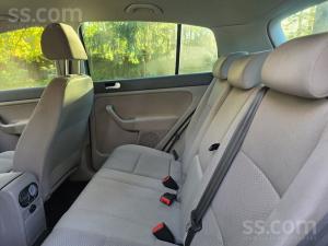 Grey Volkswagen Golf Plus 2012 in Riga, with an engine capacity of 1.40 L and mileage of 261 thousand km for 2600 €, photo 5 on AUTOMOTO.COM.LV