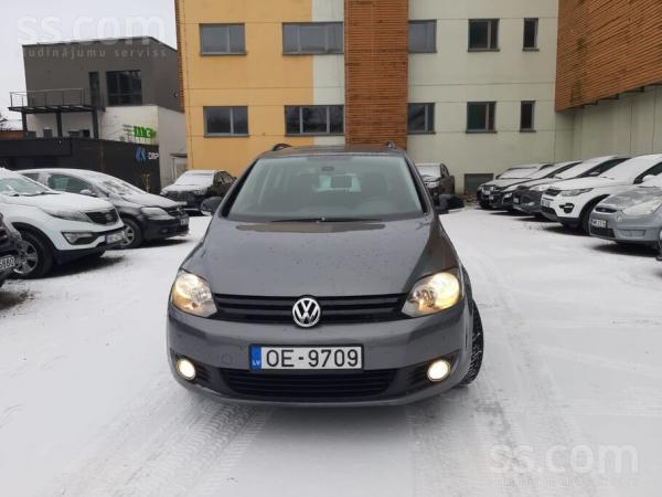 Pelēks Volkswagen Golf Plus 2013 Daugavpils, ar dzinēja tilpumu 2.00 L un nobraukumu 0 tūkst. km par 8750 €, foto 2 vietnē AUTOMOTO.COM.LV