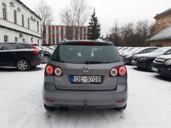 Pelēks Volkswagen Golf Plus 2013 Daugavpils, ar dzinēja tilpumu 2.00 L un nobraukumu 0 tūkst. km par 8750 €, foto 7 vietnē AUTOMOTO.COM.LV
