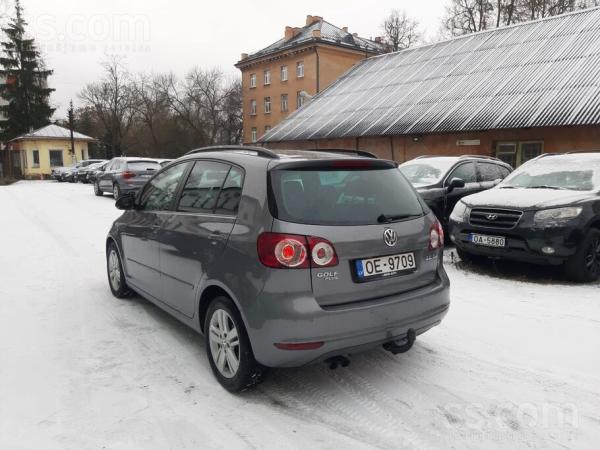 Pelēks Volkswagen Golf Plus 2013 Daugavpils, ar dzinēja tilpumu 2.00 L un nobraukumu 0 tūkst. km par 8750 €, foto 8 vietnē AUTOMOTO.COM.LV