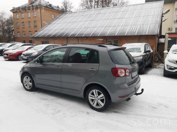 Pelēks Volkswagen Golf Plus 2013 Daugavpils, ar dzinēja tilpumu 2.00 L un nobraukumu 0 tūkst. km par 8750 €, foto 9 vietnē AUTOMOTO.COM.LV