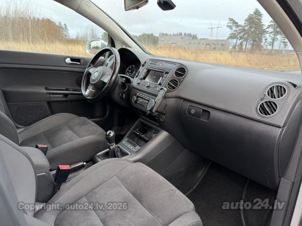 Pelēks Volkswagen Golf Plus 2013 Tallina, ar dzinēja tilpumu 2.00 L un nobraukumu 231 tūkst. km par 5500 €, foto 8 vietnē AUTOMOTO.COM.LV