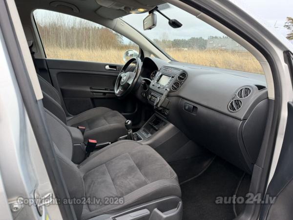 Pelēks Volkswagen Golf Plus 2013 Tallina, ar dzinēja tilpumu 2.00 L un nobraukumu 231 tūkst. km par 5500 €, foto 9 vietnē AUTOMOTO.COM.LV