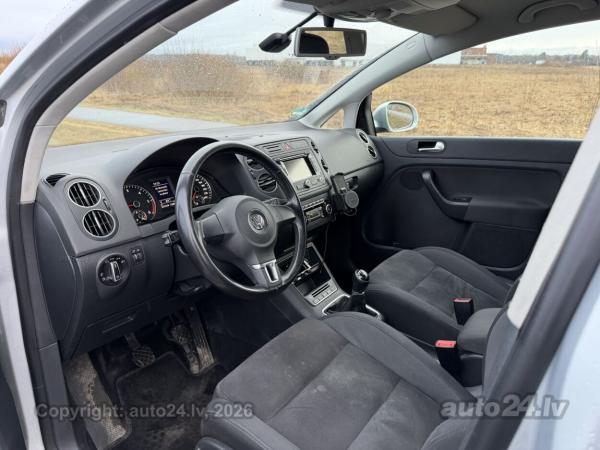 Pelēks Volkswagen Golf Plus 2013 Tallina, ar dzinēja tilpumu 2.00 L un nobraukumu 231 tūkst. km par 5500 €, foto 11 vietnē AUTOMOTO.COM.LV
