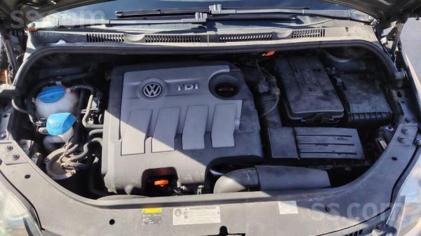 Pelēks Volkswagen Golf Plus 2013 Rīga, ar dzinēja tilpumu 1.60 L un nobraukumu 0 tūkst. km par 5200 €, foto 6 vietnē AUTOMOTO.COM.LV