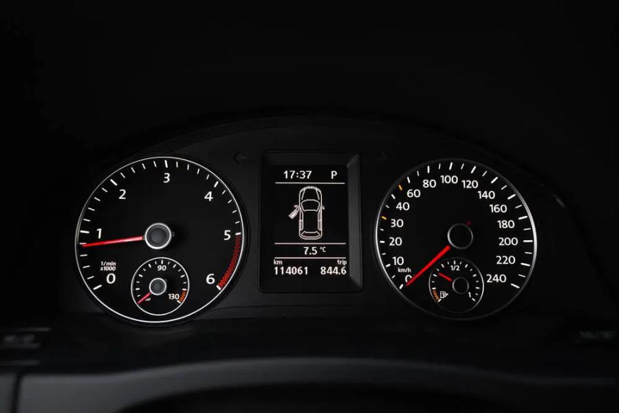 Pelēks Volkswagen Golf Plus 2013 Jelgava, ar dzinēja tilpumu 2.00 L un nobraukumu 114 tūkst. km par 8300 €, foto 12 vietnē AUTOMOTO.COM.LV