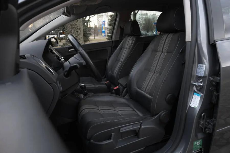 Pelēks Volkswagen Golf Plus 2013 Jelgava, ar dzinēja tilpumu 2.00 L un nobraukumu 114 tūkst. km par 8300 €, foto 18 vietnē AUTOMOTO.COM.LV