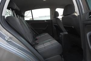 Pelēks Volkswagen Golf Plus 2013 Jelgava, ar dzinēja tilpumu 2.00 L un nobraukumu 114 tūkst. km par 8300 €, foto 19 vietnē AUTOMOTO.COM.LV