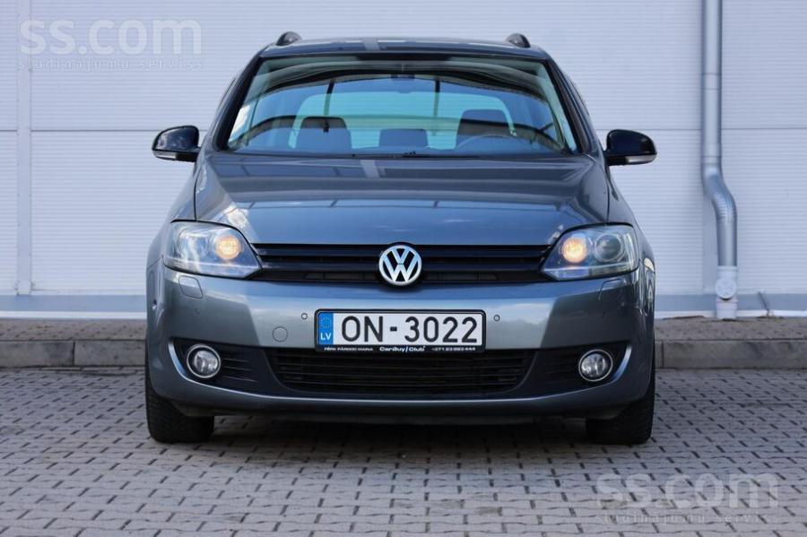 Pelēks Volkswagen Golf Plus 2013 Rīga, ar dzinēja tilpumu 1.60 L un nobraukumu 309 tūkst. km par 3995 €, foto 4 vietnē AUTOMOTO.COM.LV