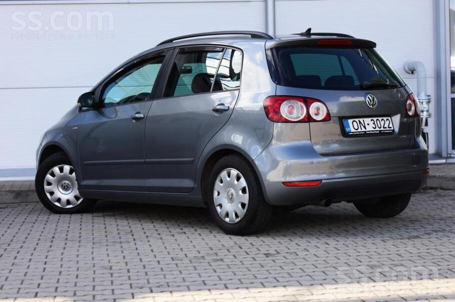 Pelēks Volkswagen Golf Plus 2013 Rīga, ar dzinēja tilpumu 1.60 L un nobraukumu 309 tūkst. km par 3995 €, foto 6 vietnē AUTOMOTO.COM.LV