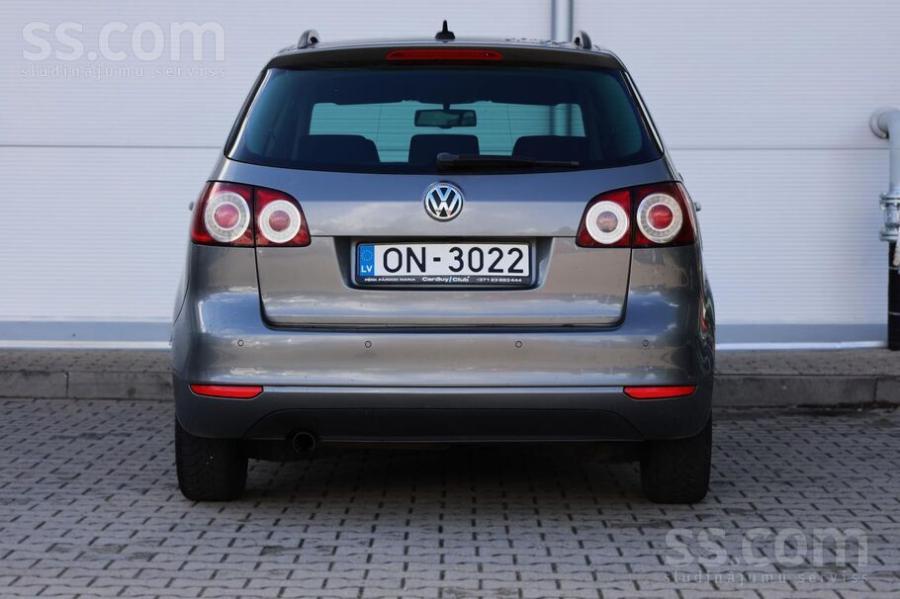 Pelēks Volkswagen Golf Plus 2013 Rīga, ar dzinēja tilpumu 1.60 L un nobraukumu 309 tūkst. km par 3995 €, foto 7 vietnē AUTOMOTO.COM.LV