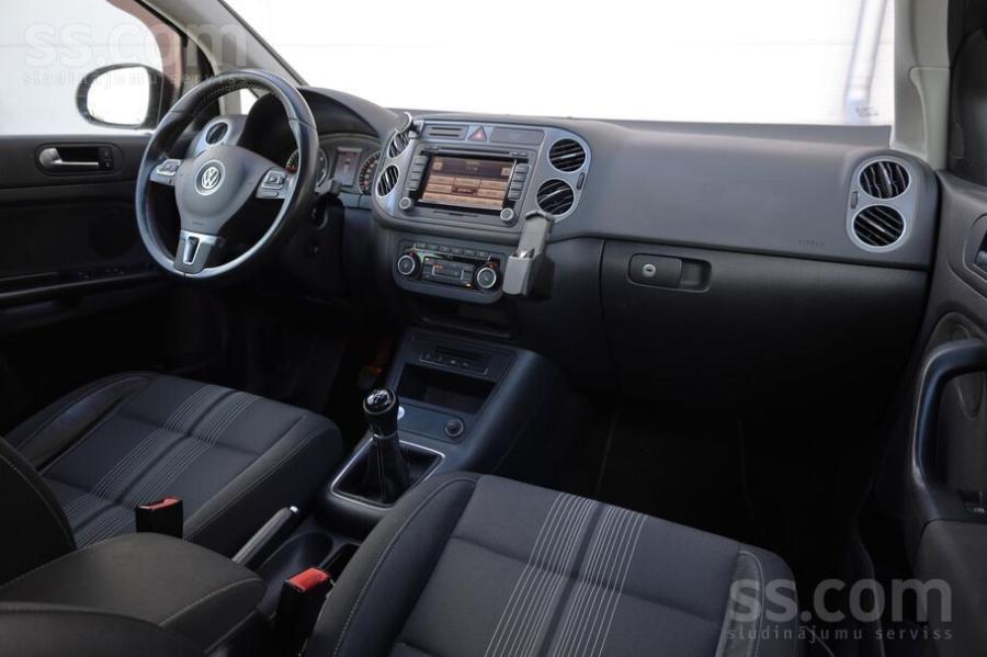 Pelēks Volkswagen Golf Plus 2013 Rīga, ar dzinēja tilpumu 1.60 L un nobraukumu 309 tūkst. km par 3995 €, foto 14 vietnē AUTOMOTO.COM.LV