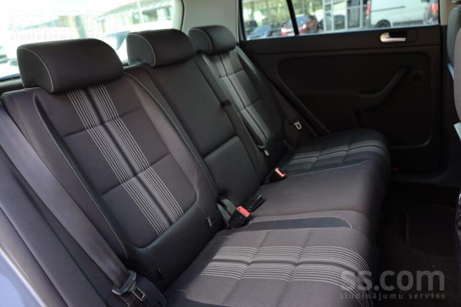 Pelēks Volkswagen Golf Plus 2013 Rīga, ar dzinēja tilpumu 1.60 L un nobraukumu 309 tūkst. km par 3995 €, foto 20 vietnē AUTOMOTO.COM.LV