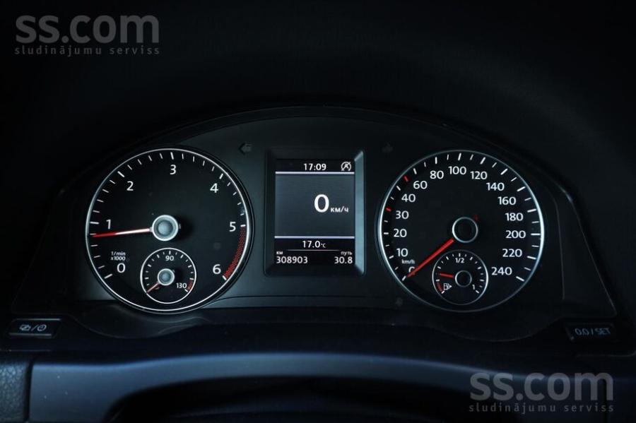 Pelēks Volkswagen Golf Plus 2013 Rīga, ar dzinēja tilpumu 1.60 L un nobraukumu 309 tūkst. km par 3995 €, foto 23 vietnē AUTOMOTO.COM.LV