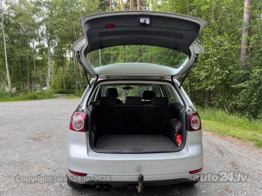 Grey Volkswagen Golf Plus 2013 in Tallinn, with an engine capacity of 2.00 L and mileage of 233 thousand km for 4500 €, photo 7 on AUTOMOTO.COM.LV