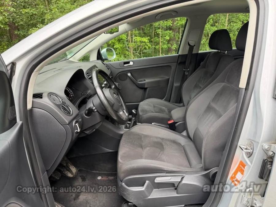 Grey Volkswagen Golf Plus 2013 in Tallinn, with an engine capacity of 2.00 L and mileage of 233 thousand km for 4500 €, photo 10 on AUTOMOTO.COM.LV