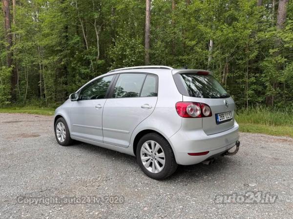 Volkswagen Golf Plus 2013 Tallina vietnē Pelēks Volkswagen Golf Plus 2013 Tallina, ar dzinēja tilpumu 2.00 L un nobraukumu 233 tūkst. km par 4500 €, foto 3 vietnē AUTOMOTO.COM.LV