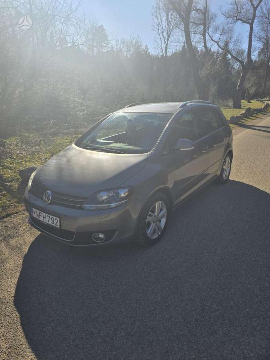 Pelēks Volkswagen Golf Plus 2013 Viļņa, ar dzinēja tilpumu 1.40 L un nobraukumu 173 tūkst. km par 6400 €, foto 4 vietnē AUTOMOTO.COM.LV