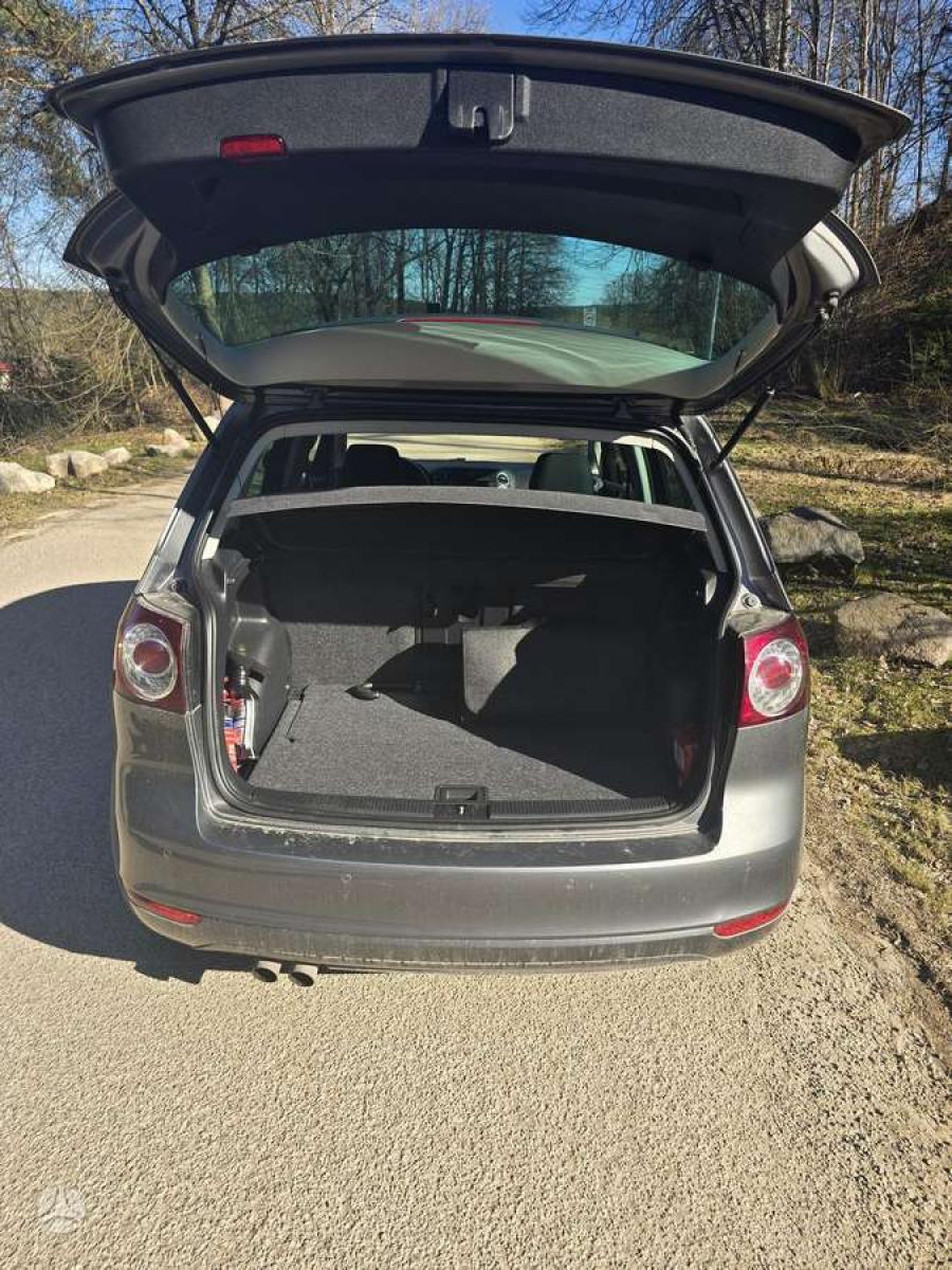 Pelēks Volkswagen Golf Plus 2013 Viļņa, ar dzinēja tilpumu 1.40 L un nobraukumu 173 tūkst. km par 6400 €, foto 9 vietnē AUTOMOTO.COM.LV