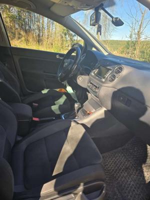 Pelēks Volkswagen Golf Plus 2013 Viļņa, ar dzinēja tilpumu 1.40 L un nobraukumu 173 tūkst. km par 6400 €, foto 13 vietnē AUTOMOTO.COM.LV