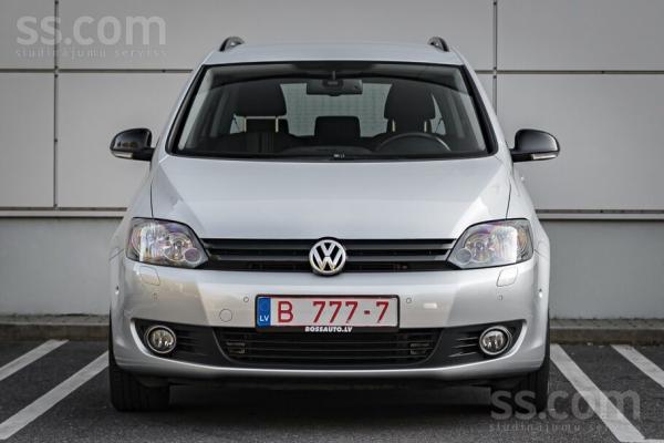 Pelēks Volkswagen Golf Plus 2013 Rīga, ar dzinēja tilpumu 1.60 L un nobraukumu 63 tūkst. km par 7950 €, foto 3 vietnē AUTOMOTO.COM.LV