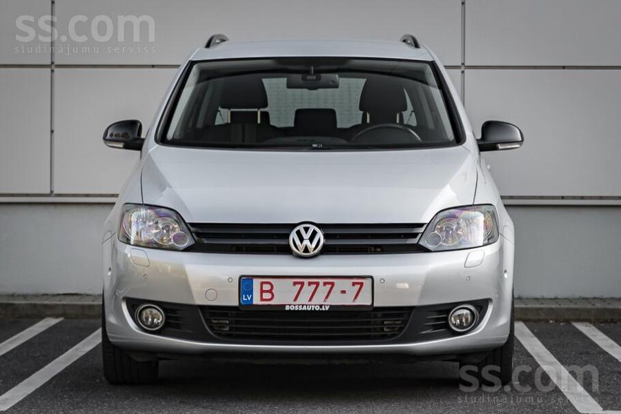 Pelēks Volkswagen Golf Plus 2013 Rīga, ar dzinēja tilpumu 1.60 L un nobraukumu 63 tūkst. km par 7950 €, foto 3 vietnē AUTOMOTO.COM.LV