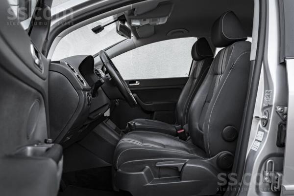 Pelēks Volkswagen Golf Plus 2013 Rīga, ar dzinēja tilpumu 1.60 L un nobraukumu 63 tūkst. km par 7950 €, foto 10 vietnē AUTOMOTO.COM.LV
