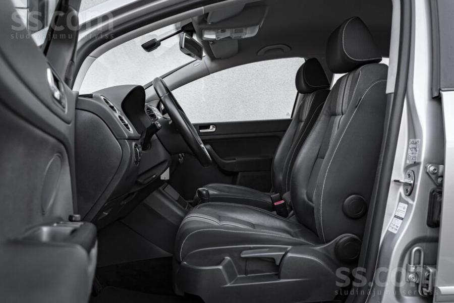 Pelēks Volkswagen Golf Plus 2013 Rīga, ar dzinēja tilpumu 1.60 L un nobraukumu 63 tūkst. km par 7950 €, foto 10 vietnē AUTOMOTO.COM.LV