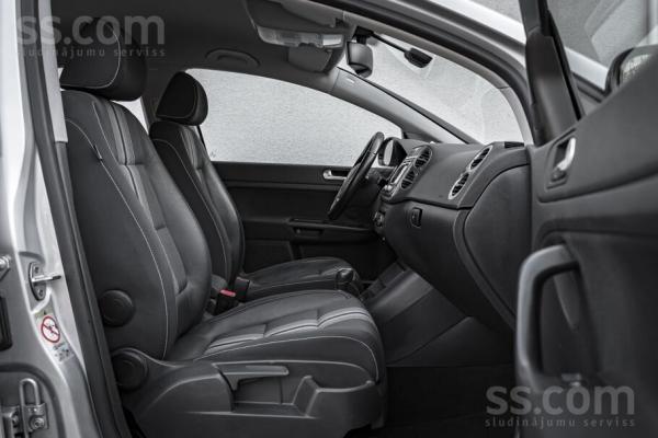 Pelēks Volkswagen Golf Plus 2013 Rīga, ar dzinēja tilpumu 1.60 L un nobraukumu 63 tūkst. km par 7950 €, foto 11 vietnē AUTOMOTO.COM.LV