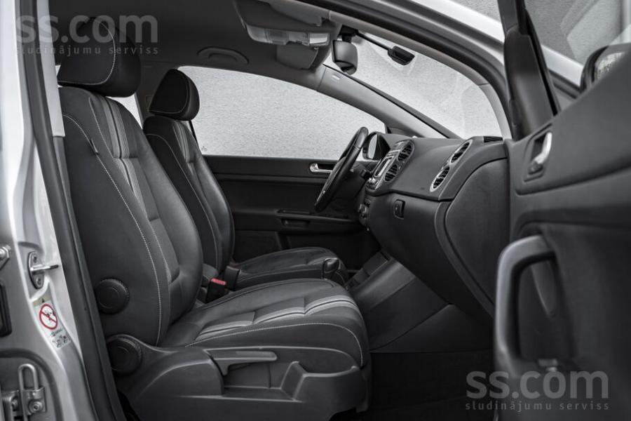 Pelēks Volkswagen Golf Plus 2013 Rīga, ar dzinēja tilpumu 1.60 L un nobraukumu 63 tūkst. km par 7950 €, foto 11 vietnē AUTOMOTO.COM.LV