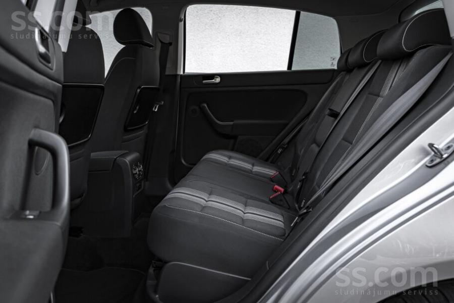 Pelēks Volkswagen Golf Plus 2013 Rīga, ar dzinēja tilpumu 1.60 L un nobraukumu 63 tūkst. km par 7950 €, foto 12 vietnē AUTOMOTO.COM.LV