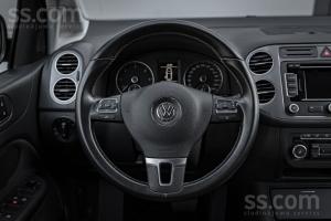 Pelēks Volkswagen Golf Plus 2013 Rīga, ar dzinēja tilpumu 1.60 L un nobraukumu 63 tūkst. km par 7950 €, foto 21 vietnē AUTOMOTO.COM.LV