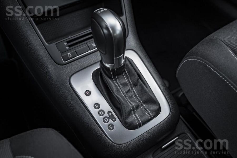 Pelēks Volkswagen Golf Plus 2013 Rīga, ar dzinēja tilpumu 1.60 L un nobraukumu 63 tūkst. km par 7950 €, foto 24 vietnē AUTOMOTO.COM.LV