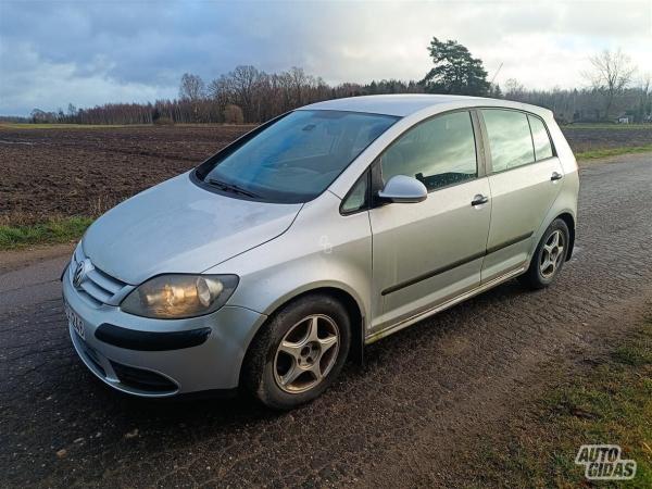 Pelēks Volkswagen Golf Plus 2005 Viļņa, ar dzinēja tilpumu 1.60 L un nobraukumu 270 tūkst. km par 1200 €, foto 1 vietnē AUTOMOTO.COM.LV