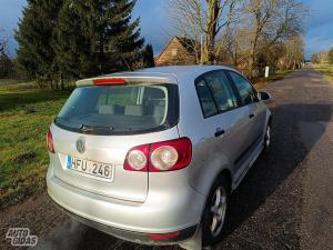 Pelēks Volkswagen Golf Plus 2005 Viļņa, ar dzinēja tilpumu 1.60 L un nobraukumu 270 tūkst. km par 1200 €, foto 3 vietnē AUTOMOTO.COM.LV