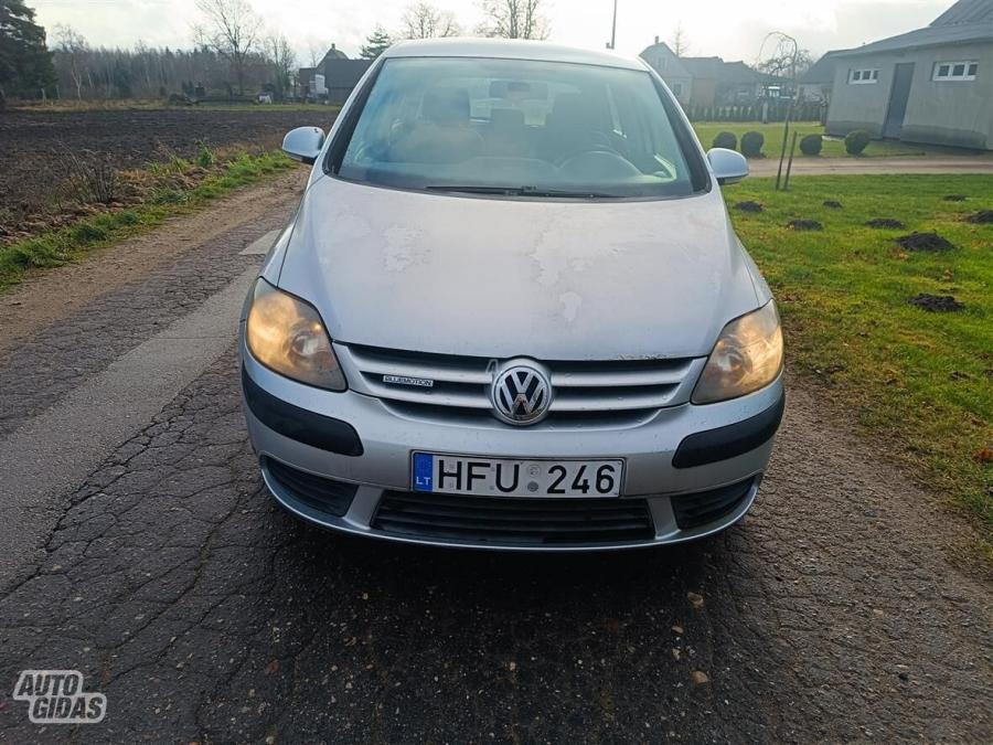 Pelēks Volkswagen Golf Plus 2005 Viļņa, ar dzinēja tilpumu 1.60 L un nobraukumu 270 tūkst. km par 1200 €, foto 7 vietnē AUTOMOTO.COM.LV