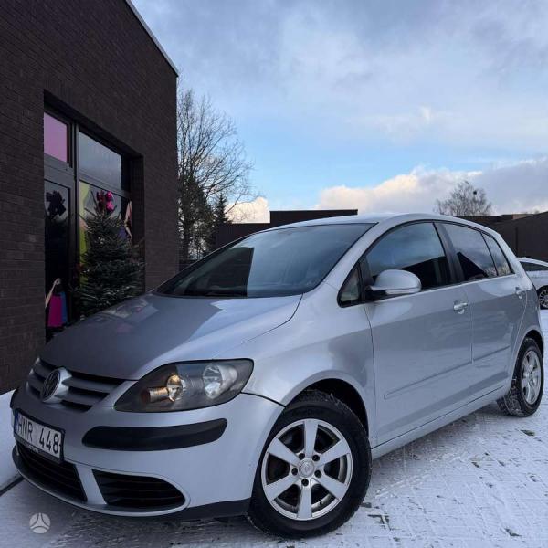 Pelēks Volkswagen Golf Plus 2005 Kaišiadorys, ar dzinēja tilpumu 1.97 L un nobraukumu 383 tūkst. km par 2150 €, foto 3 vietnē AUTOMOTO.COM.LV