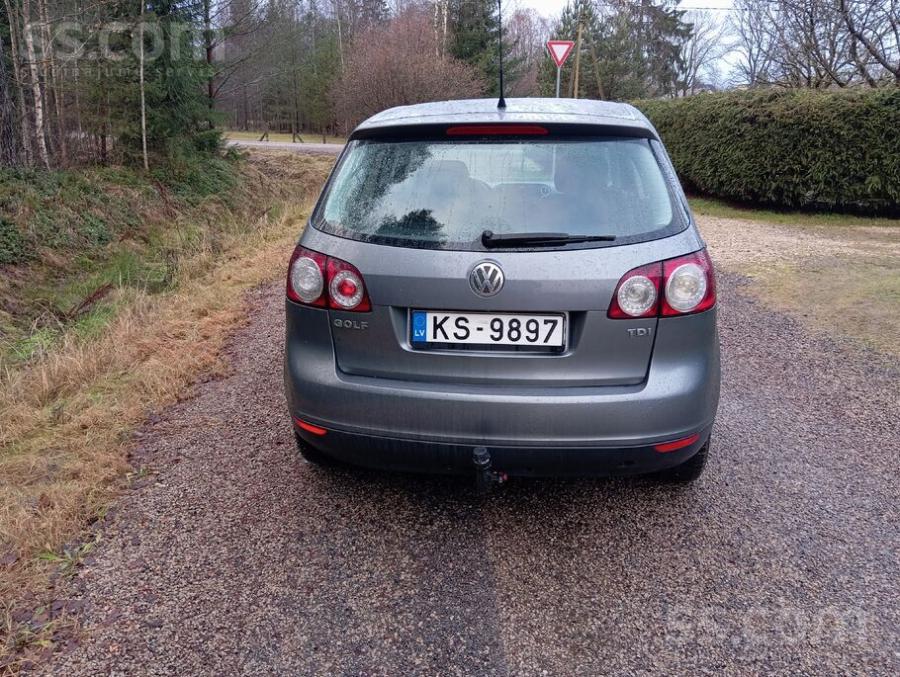 Pelēks Volkswagen Golf Plus 2005 Balvi, ar dzinēja tilpumu 1.90 L un nobraukumu 230 tūkst. km par 2850 €, foto 6 vietnē AUTOMOTO.COM.LV