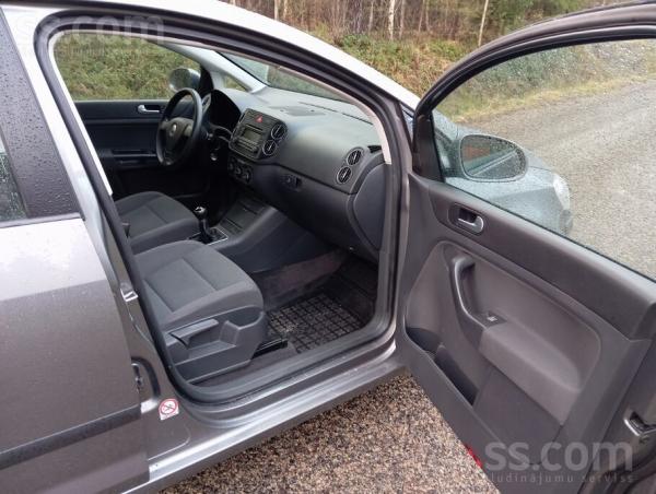 Pelēks Volkswagen Golf Plus 2005 Balvi, ar dzinēja tilpumu 1.90 L un nobraukumu 230 tūkst. km par 2850 €, foto 10 vietnē AUTOMOTO.COM.LV