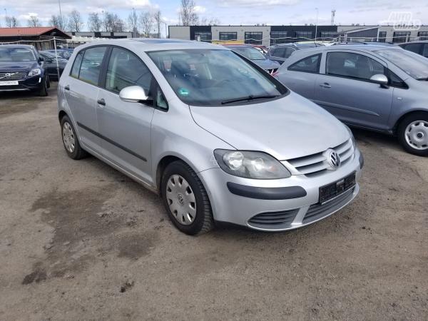 Pelēks Volkswagen Golf Plus 2005 Kauņa, ar dzinēja tilpumu 1.90 L un nobraukumu 390 tūkst. km par 1390 €, foto 3 vietnē AUTOMOTO.COM.LV